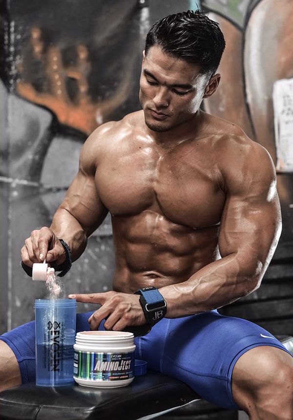 Jeremy Buendia và bí quyết vô địch Men's Physique Olympia