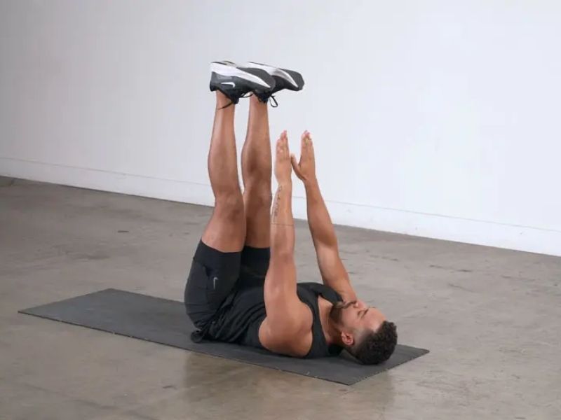 Lying Leg Raise - Cách tập giảm mỡ bụng hiệu quả cho Gymer