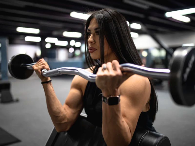 Preacher Curl là gì? Hướng dẫn tập đúng nhất dành cho Gymer