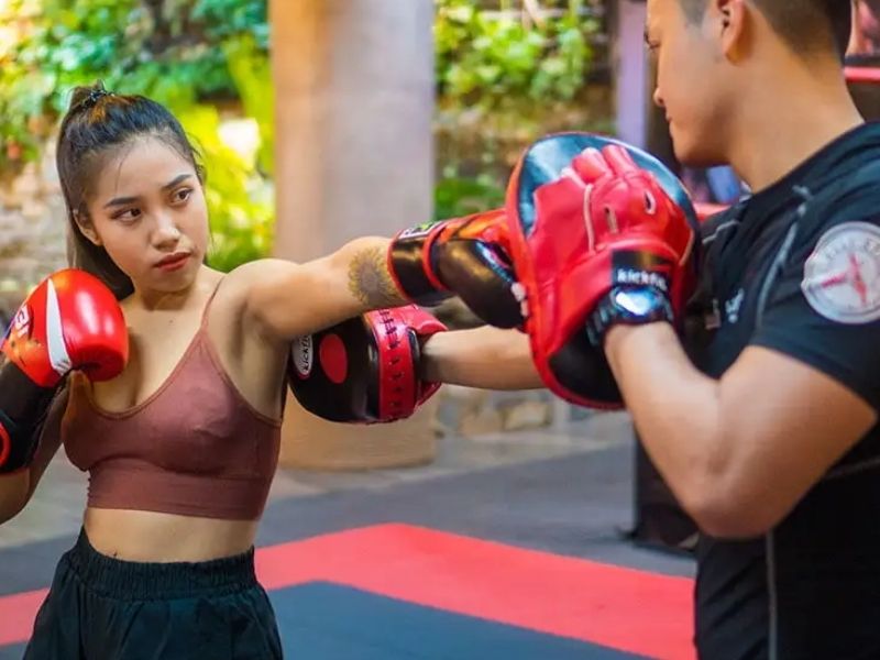 Hướng dẫn 10 bài tập kickfit tại nhà đơn giản và hiệu quả