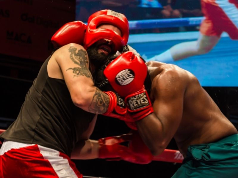 Giải đáp: Clinching trong boxing là gì? Cách sử dụng hiệu quả