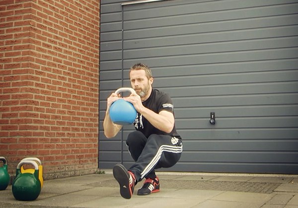 Pistol squat là gì? Cách tập squat 1 chân chuẩn cho người mới?